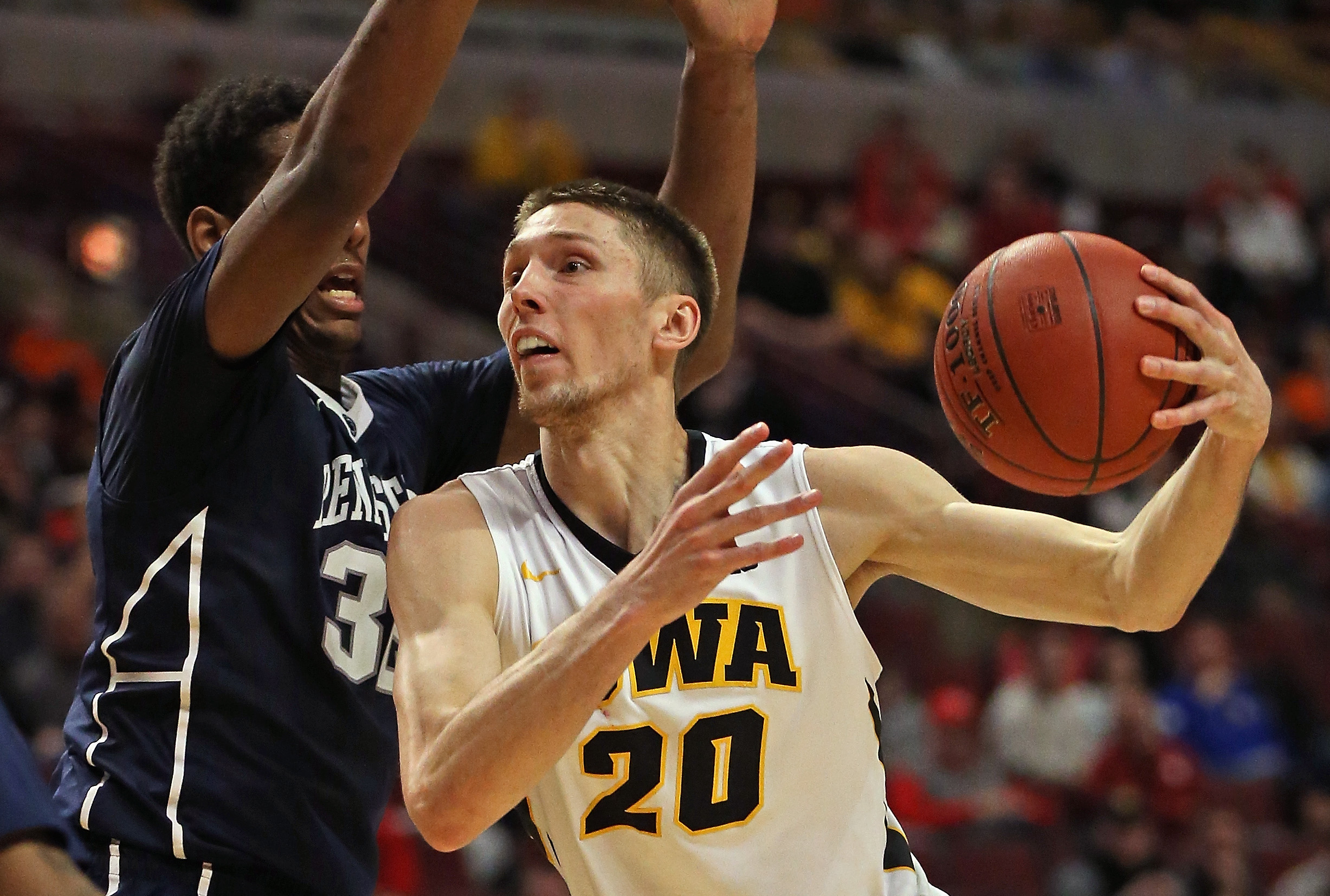 How to Watch Iowa vs. Davidson Live Stream Online