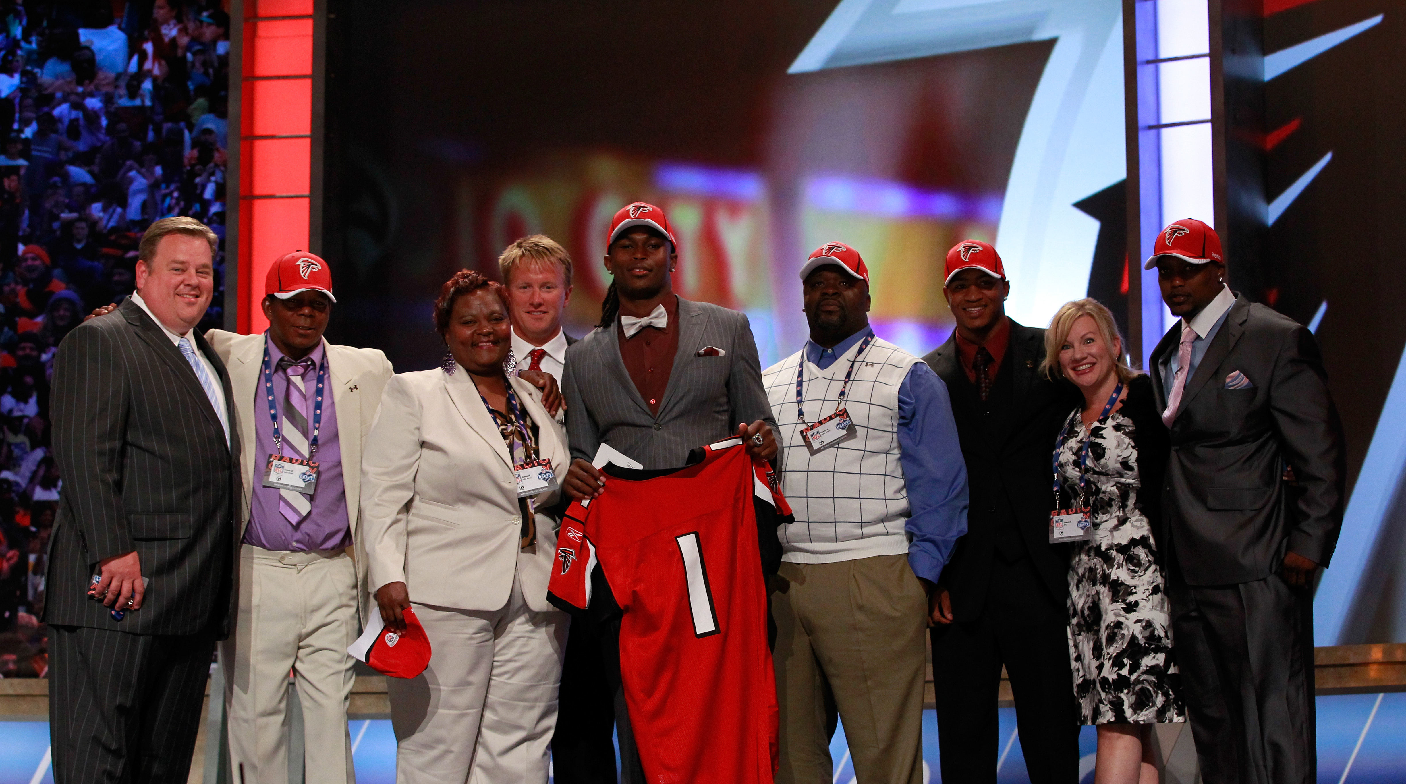 Julio Jones' Family: 5 Fast Facts You Need to Know