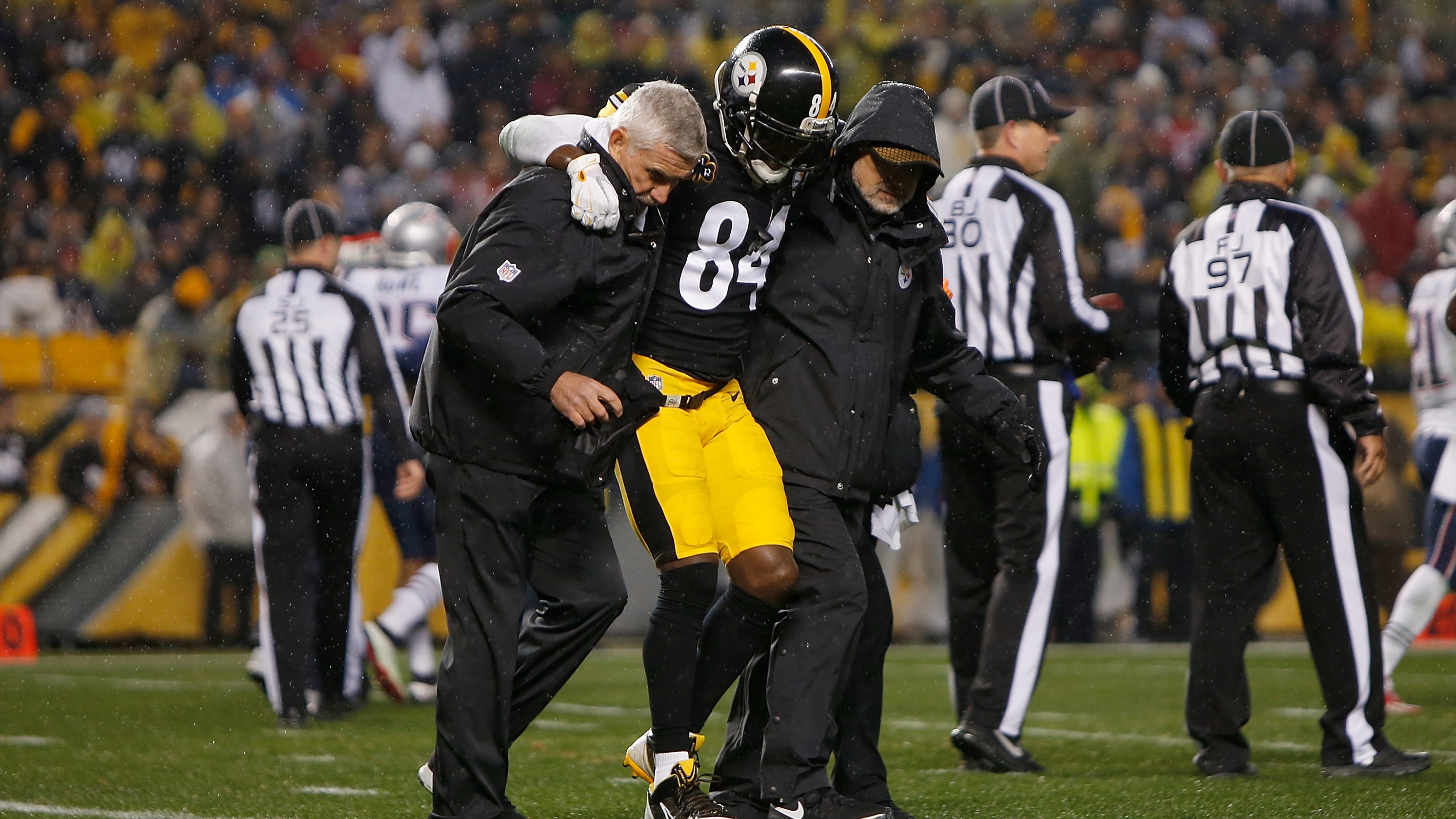 Antonio Brown Injury Update: WR Still Nursing Calf Tear