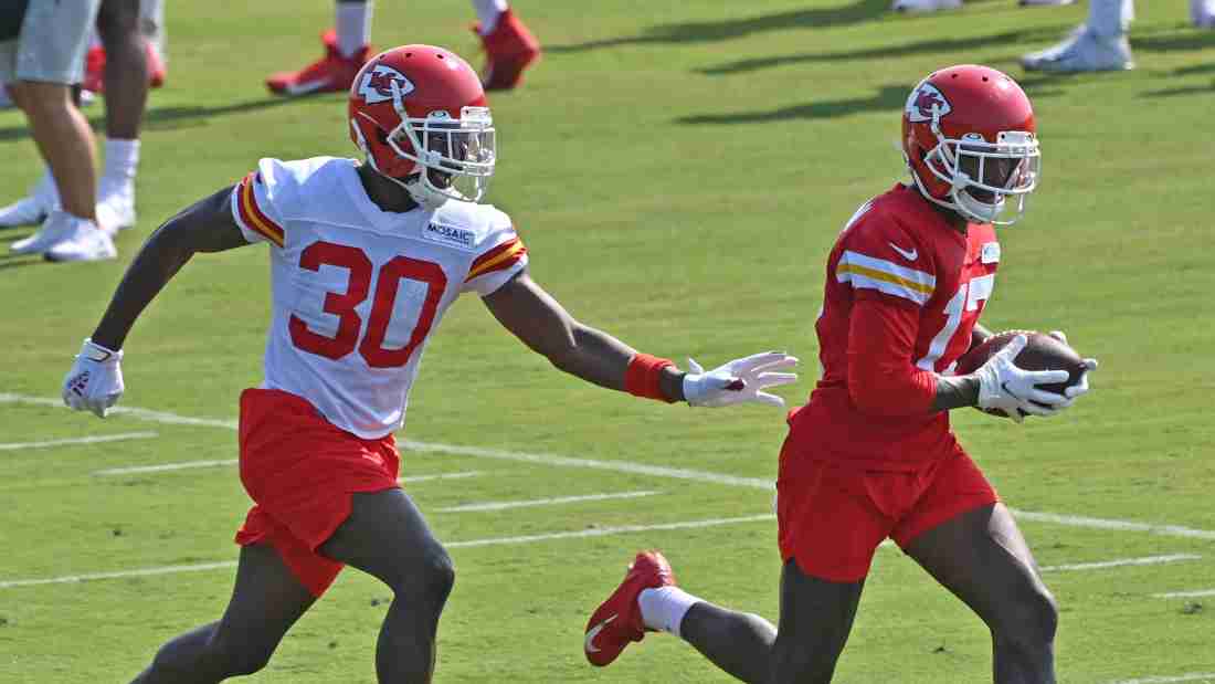 Chiefs Retain CB Deandre Baker for 2022 Season: Report