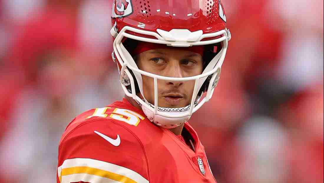 Peter King Fires Shot at Tyreek Hill for Patrick Mahomes