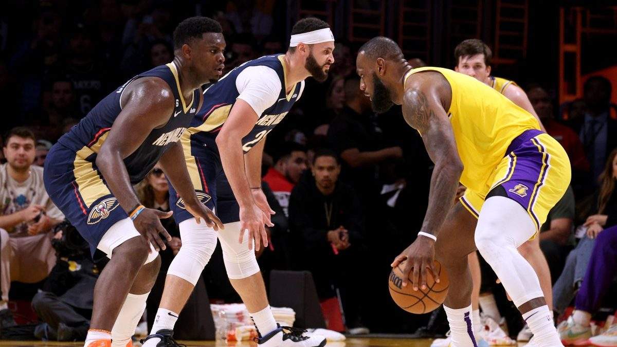 LeBron James Takes Aim at Lakers Defense