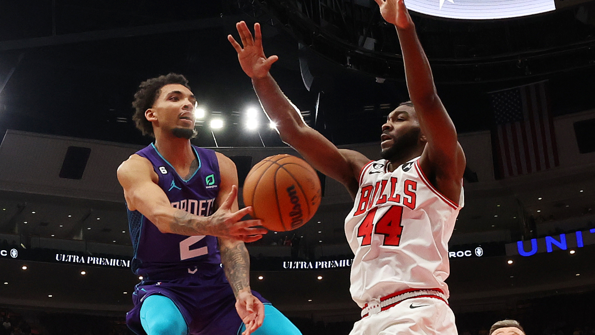 Pat Williams Comes Alive & Bulls Twitter Follows Suit