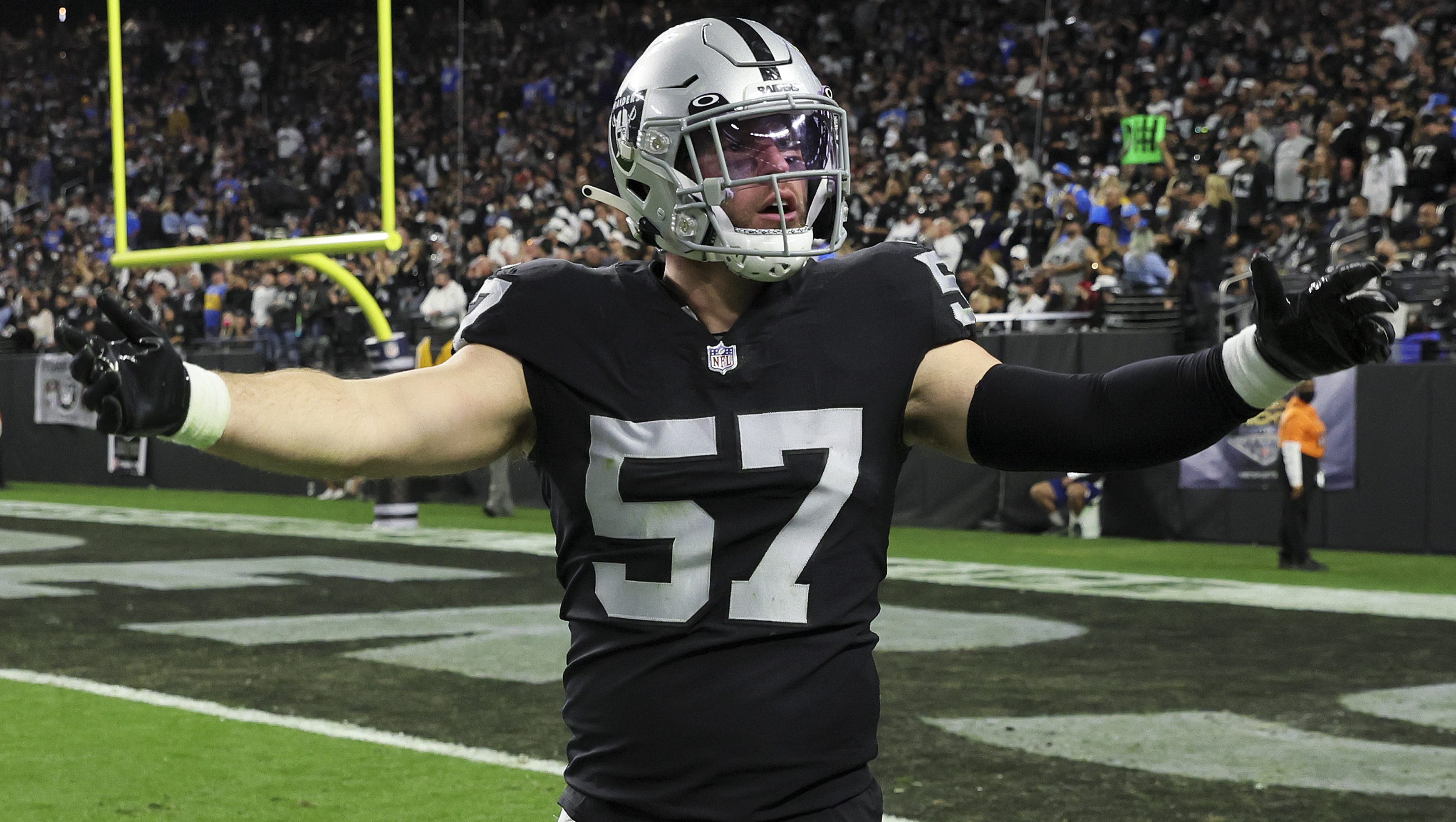 Falcons' Free Agent Target Will Compton Not Giving Up