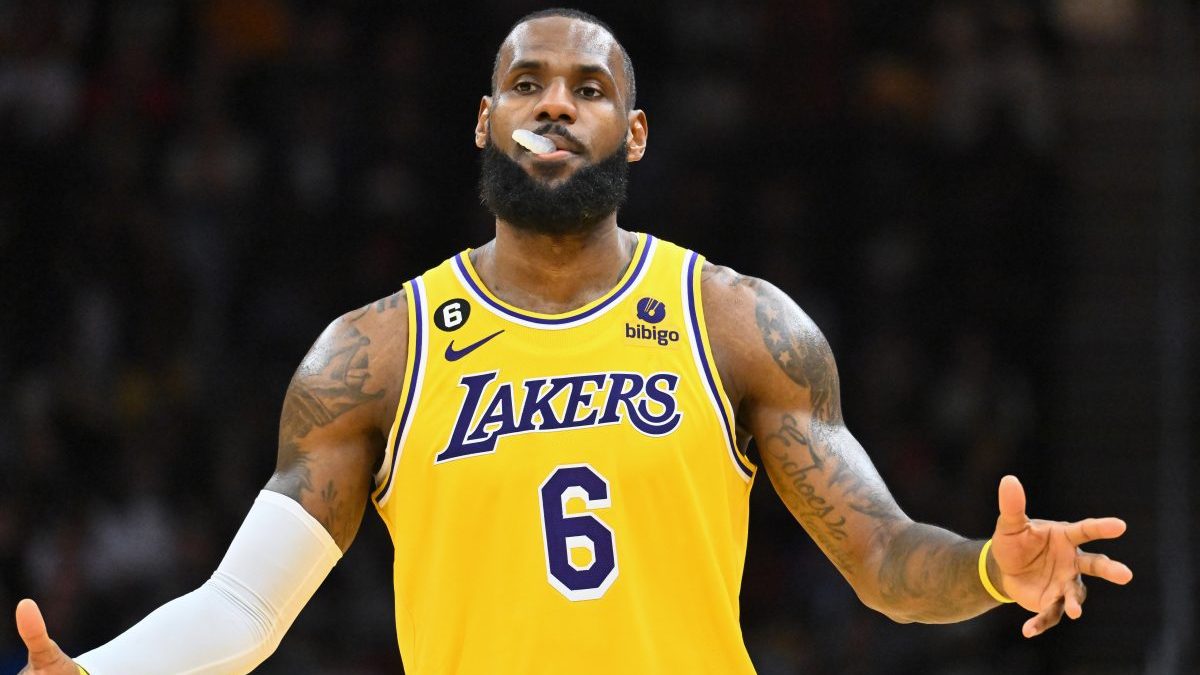 Lakers' LeBron James Channels Tom Brady in Defiant Message