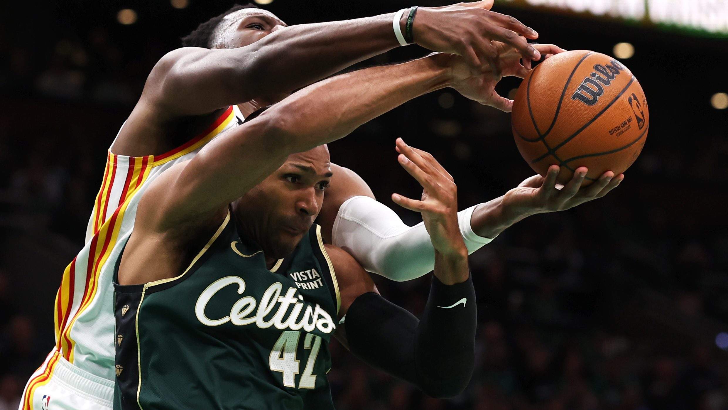 2008 Experience Keeping Celtics' Al Horford Wary of Hawks