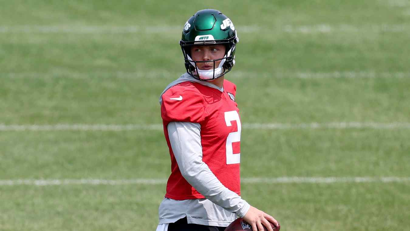Jets' Zach Wilson Gets Called Out for Tricky Pass in Viral Video