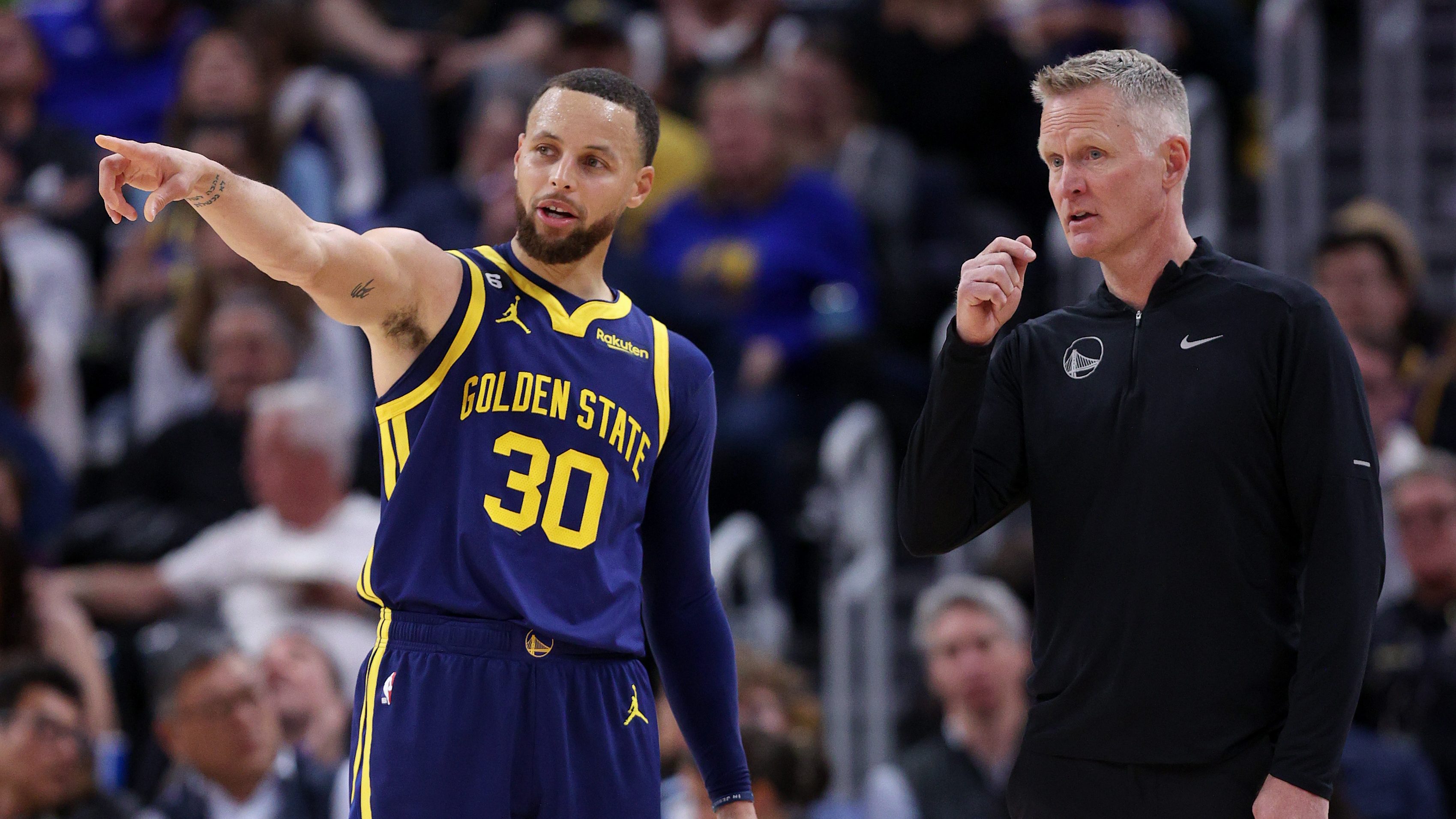 Warriors Making Calls on Trade for Lakers' LeBron James: Report