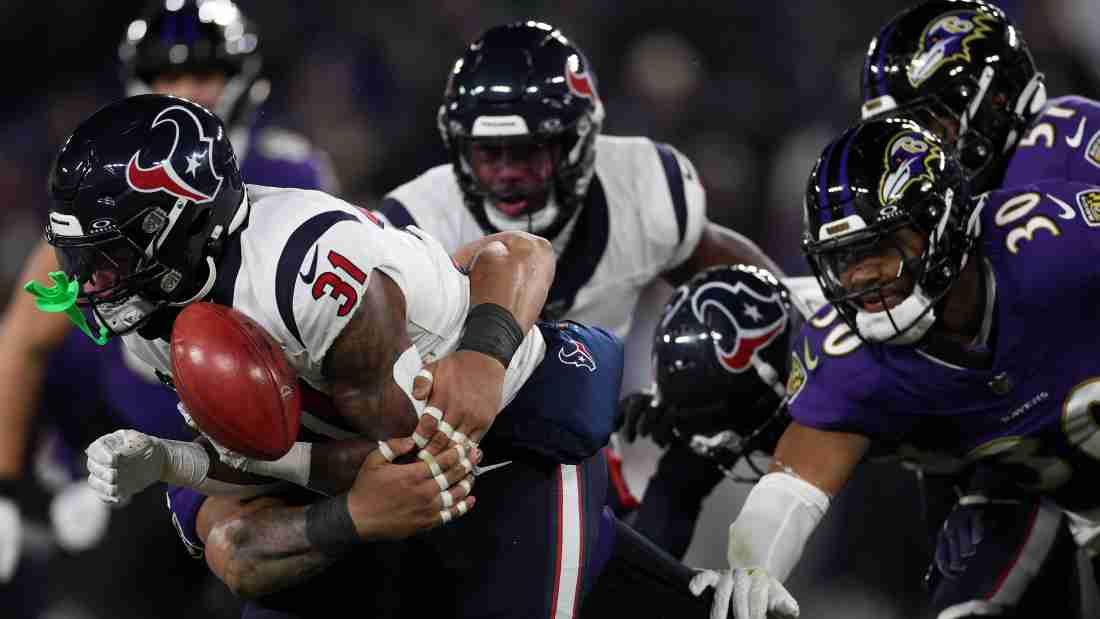 Ravens LB Roquan Smith Sends 2-Word Message to Texans