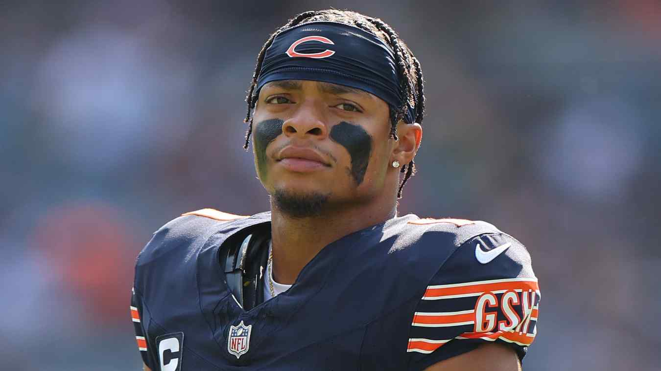Lions HC Dan Campbell Makes Strong Statement on Justin Fields Trade