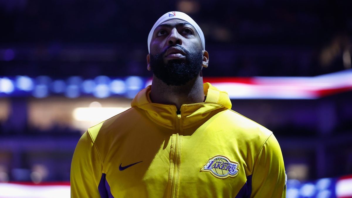 Lakers Receive Anthony Davis Trade Scenario Amid Crucial Offseason