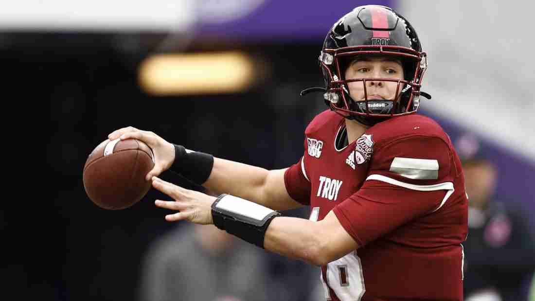 Bills Give Minicamp Invite to 10,000-Yard QB After 'Breakout' Season