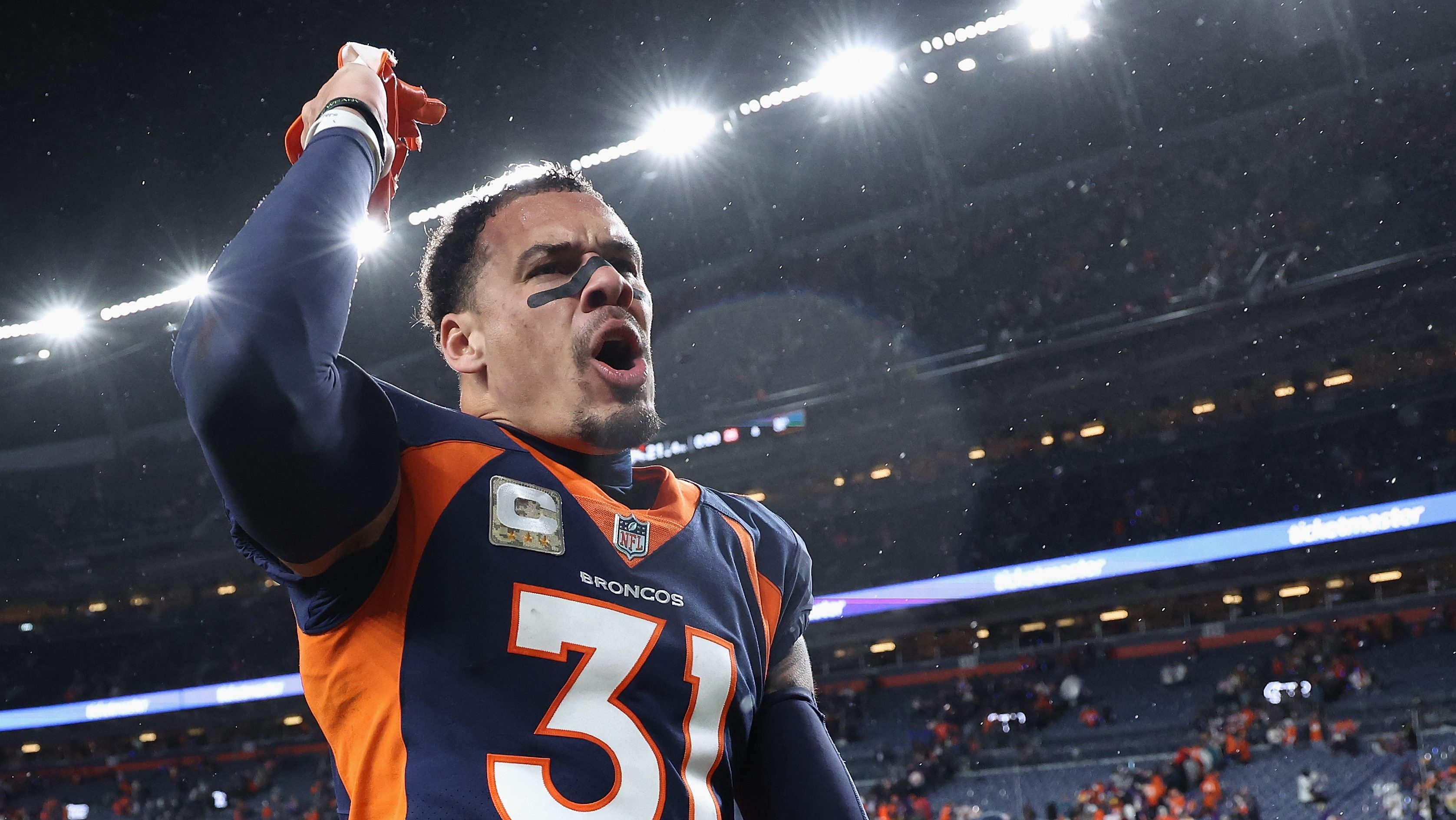 Justin Simmons Posts 7-Word Comment on NFL's ‘Tush Push’ Ruling