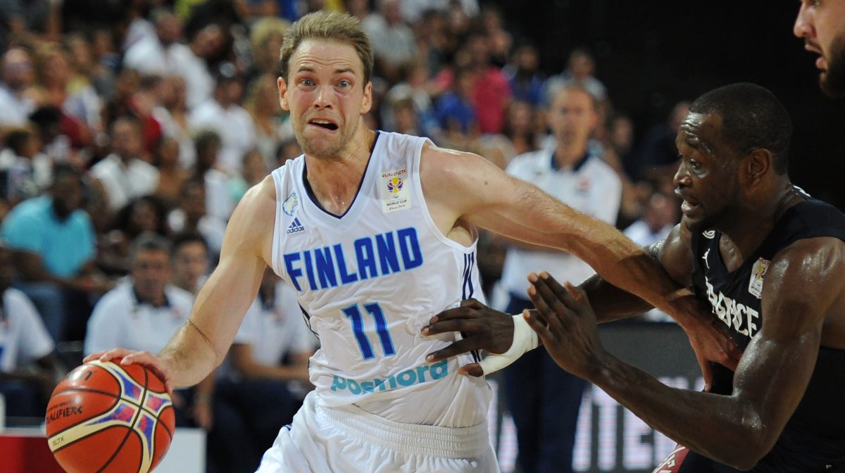 Spurs Summer League Coach Reacts After Knicks Acquired His Draft Rights ...