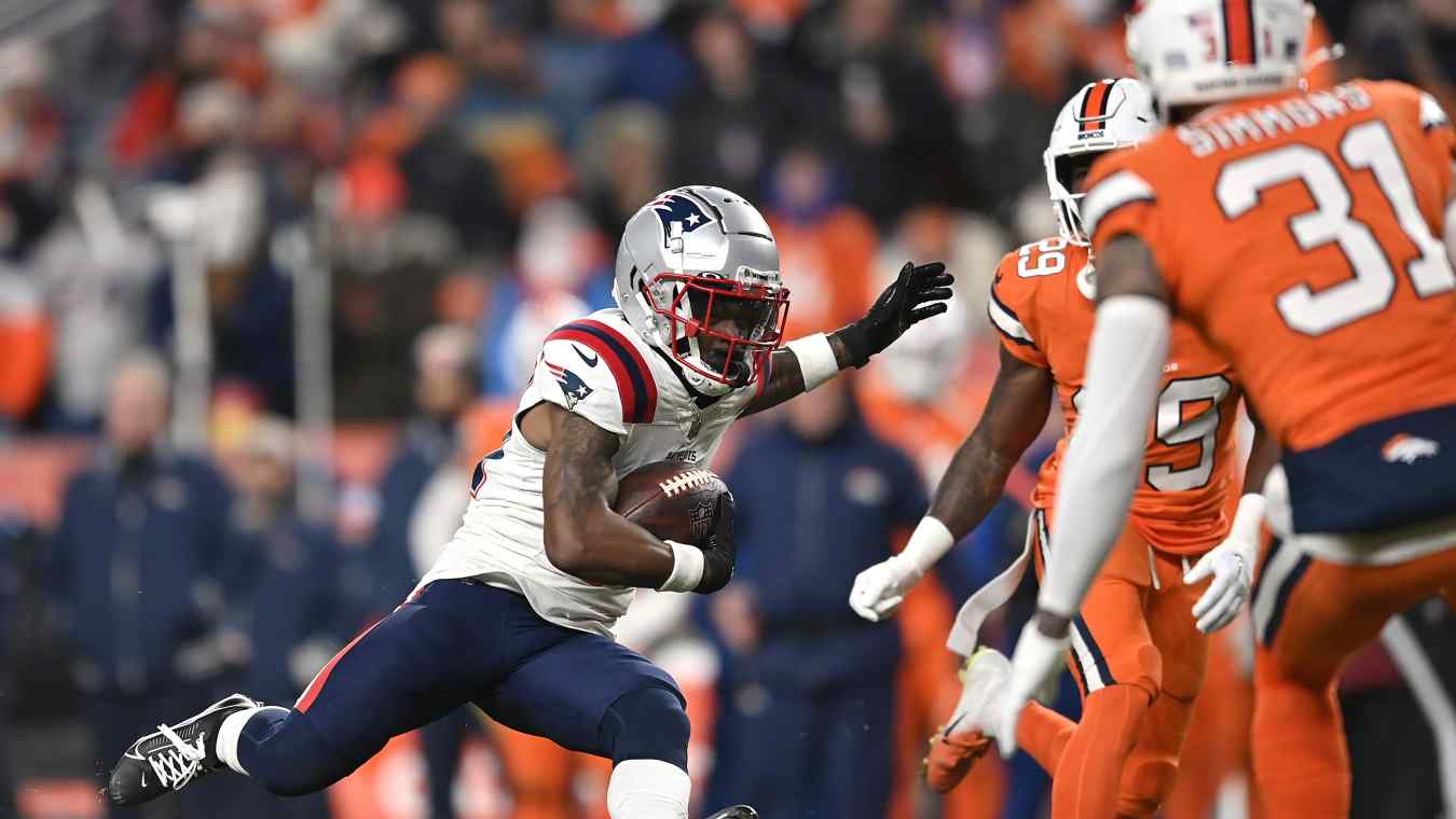 Alex Van Pelt's Offense Might Not Fit Patriots' DeMario Douglas