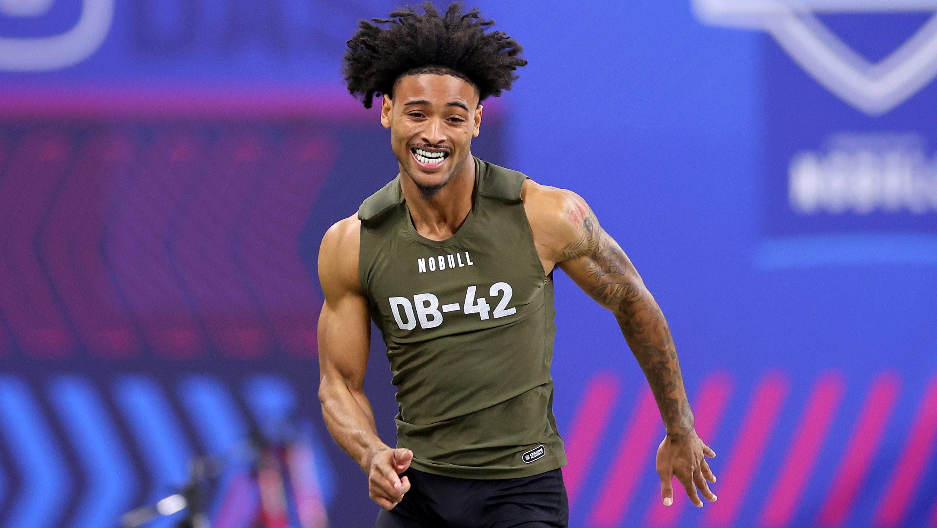 Ravens Urged to Sign Stephon Gilmore to Mentor Nate Wiggins