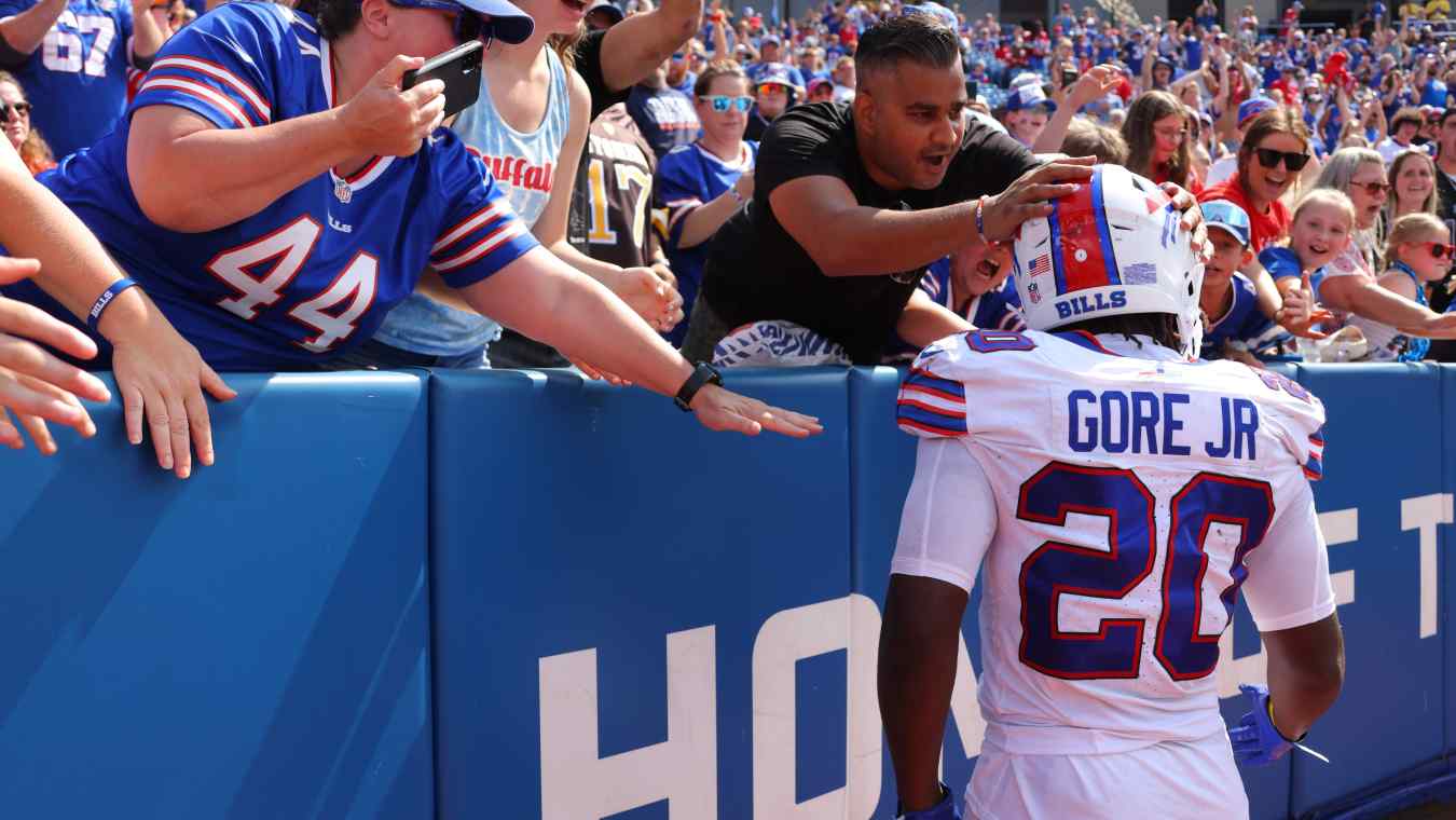 Bills Predicted to Waive Fan-Favorite RB at Final Roster Cuts