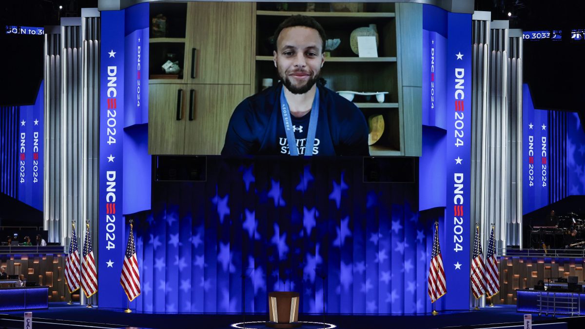Warriors Star Steph Curry Endorses Kamala Harris at DNC - HEAVY