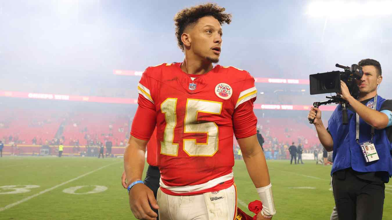 Patrick Mahomes Flips Out on 'Yankees Fan' at Royals Game