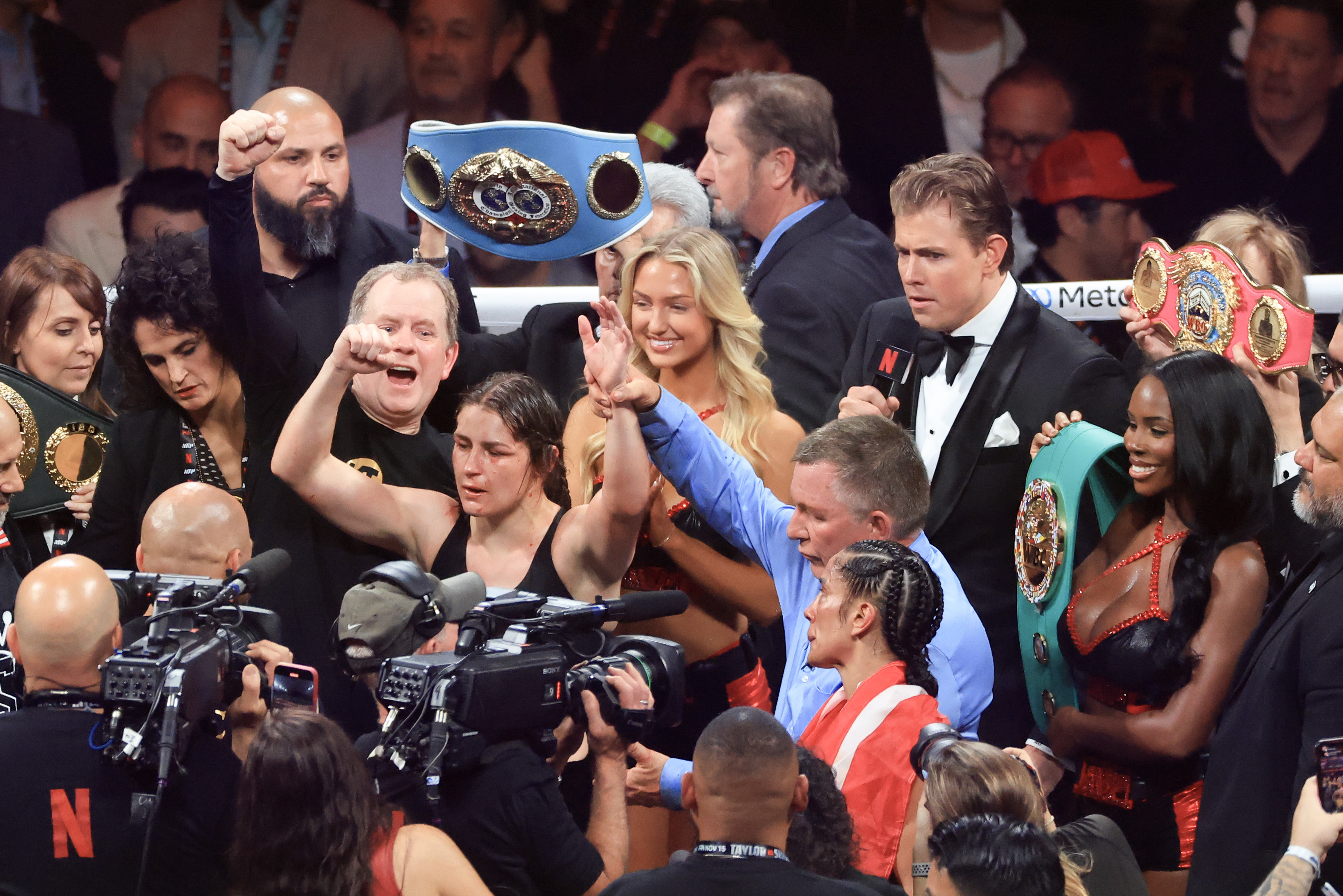 Sydney Thomas Photos Go Viral After 'Ring Girl' Appearance