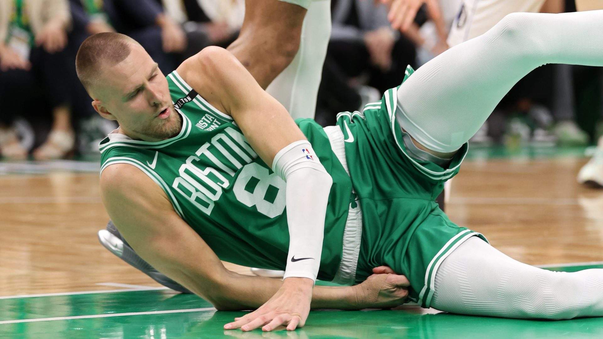 Celtics Star Kristaps Porzingis Wakes Up to Heartbreaking News: 'Oh No ...