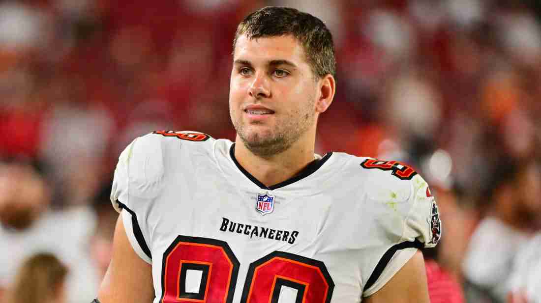 Buccaneers OLB Anthony Nelson Could Leave in Free Agency