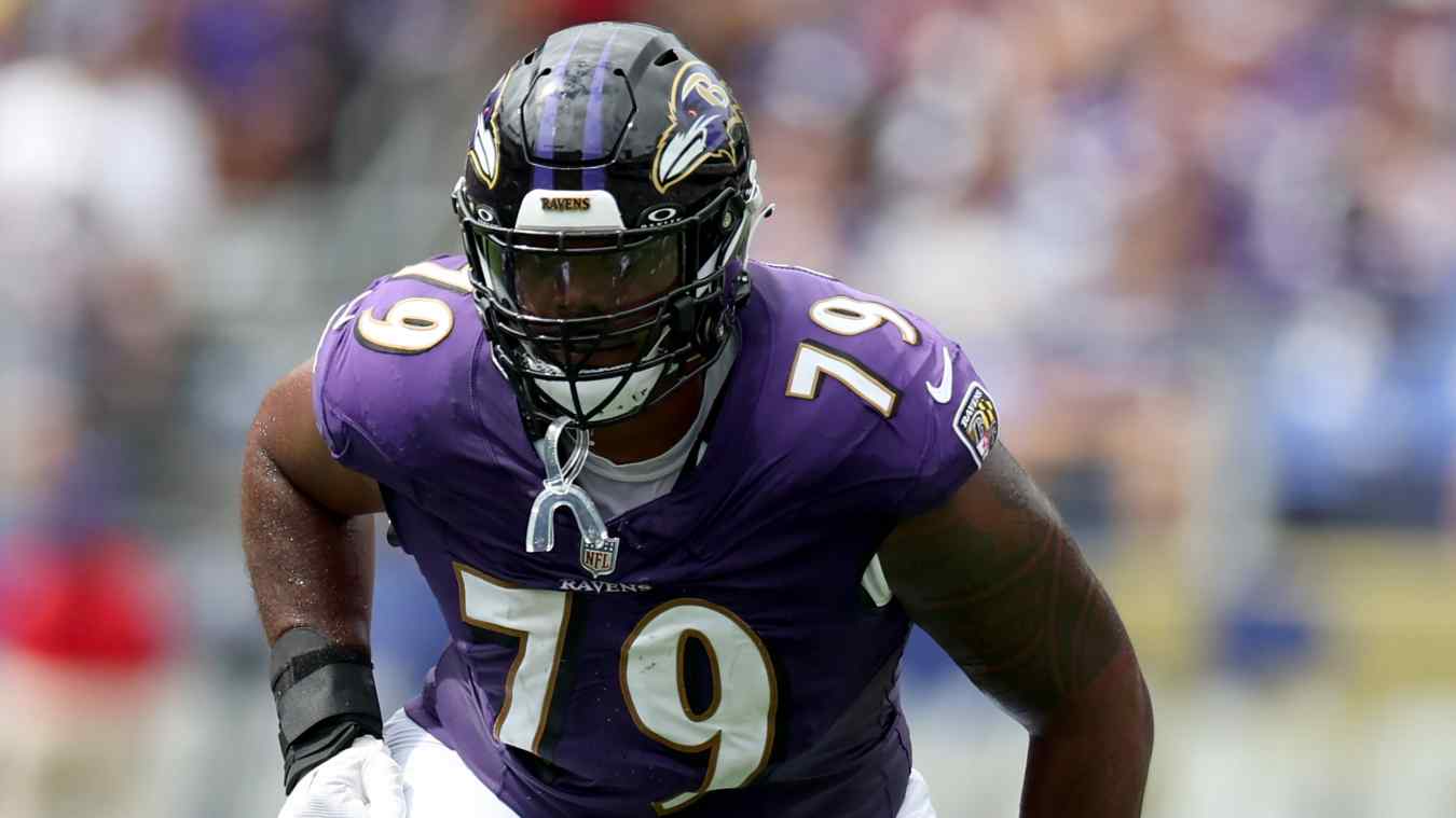 Bears Might Get in 'Bidding War' for OL Ronnie Stanley