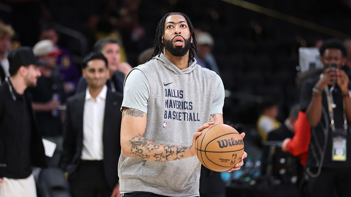 Dallas Mavericks Insider Offers Anthony Davis Injury Update