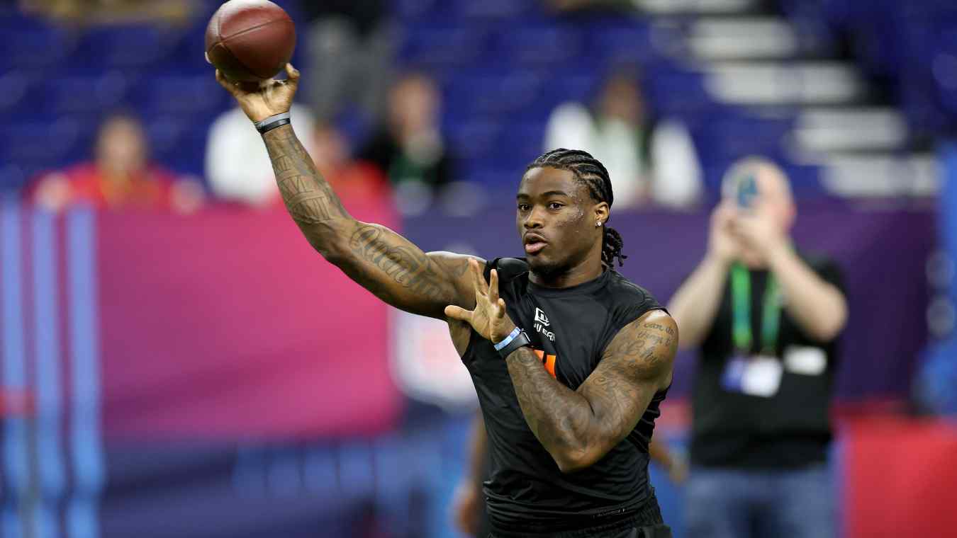 Seattle Rookie QB Shows 'Growth' During Rookie Minicamp - HEAVY