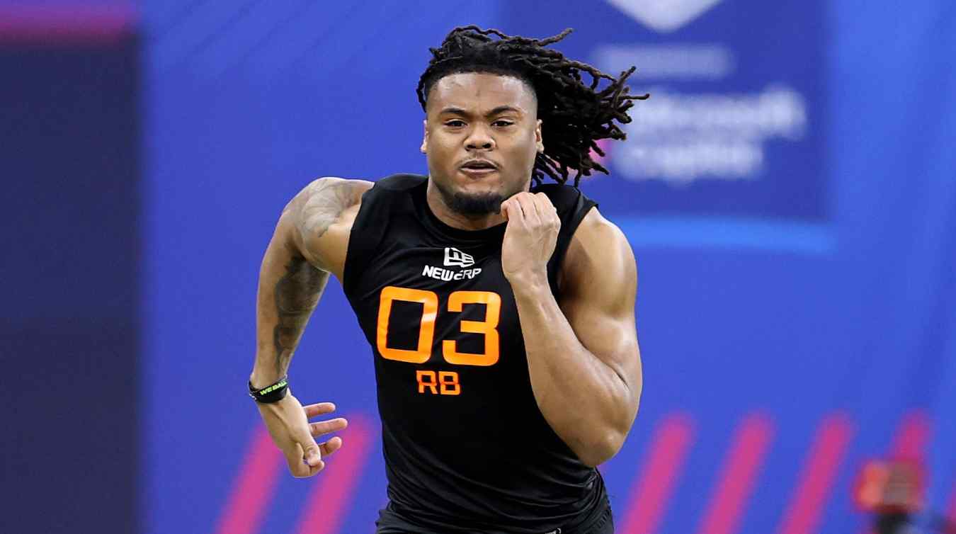 Steelers Linked to 'Electric' RB Ahead of NFL Draft: Report