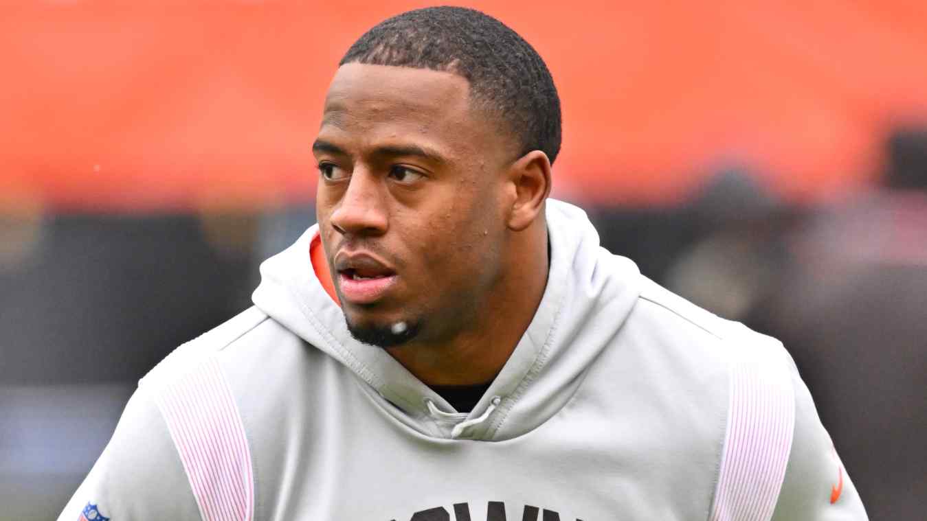 Ex-Browns RB Nick Chubb Gets Bleak Update on Future Prospects
