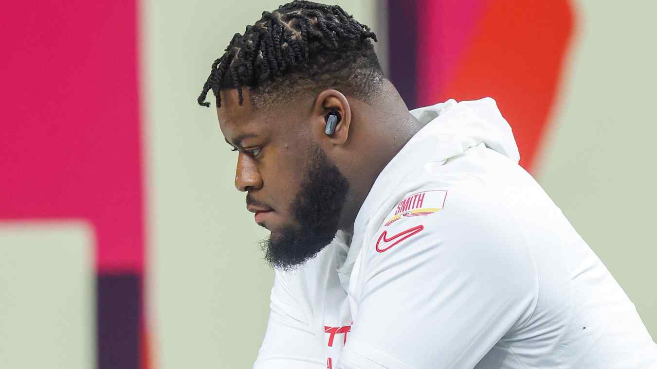 Chiefs Post Major Trey Smith Hint Amid Contract Negotiations