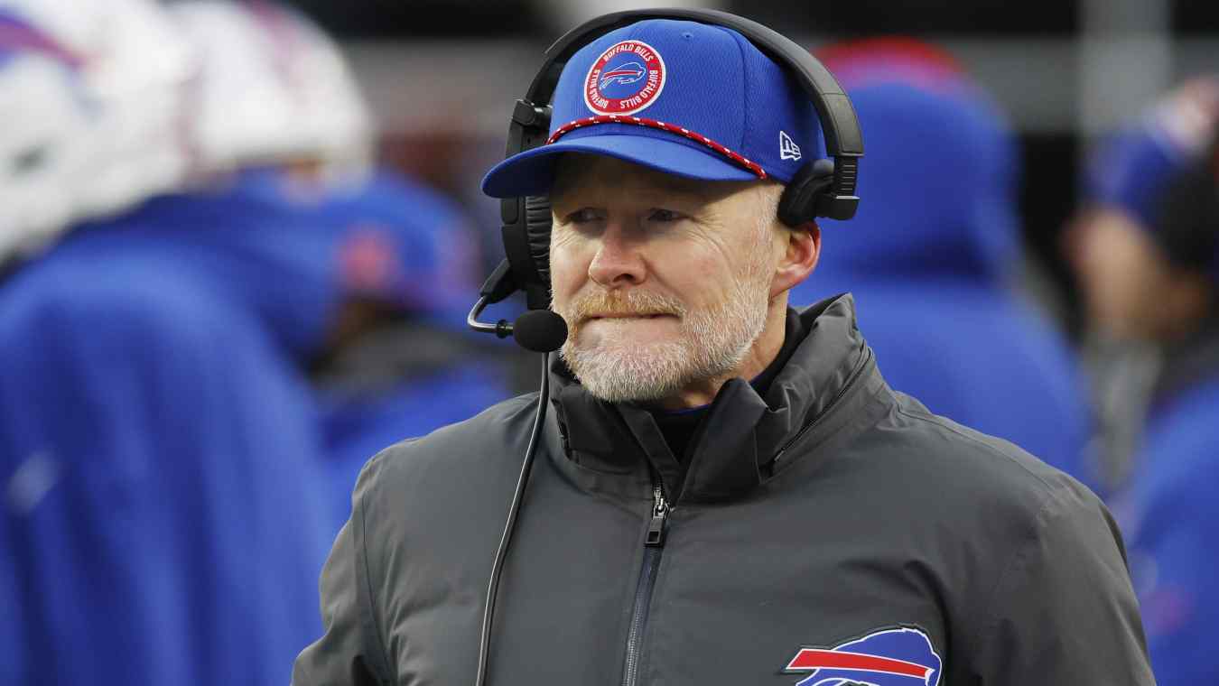 Bills Re-Sign Rookie After WR Suddenly Retires at Age 25