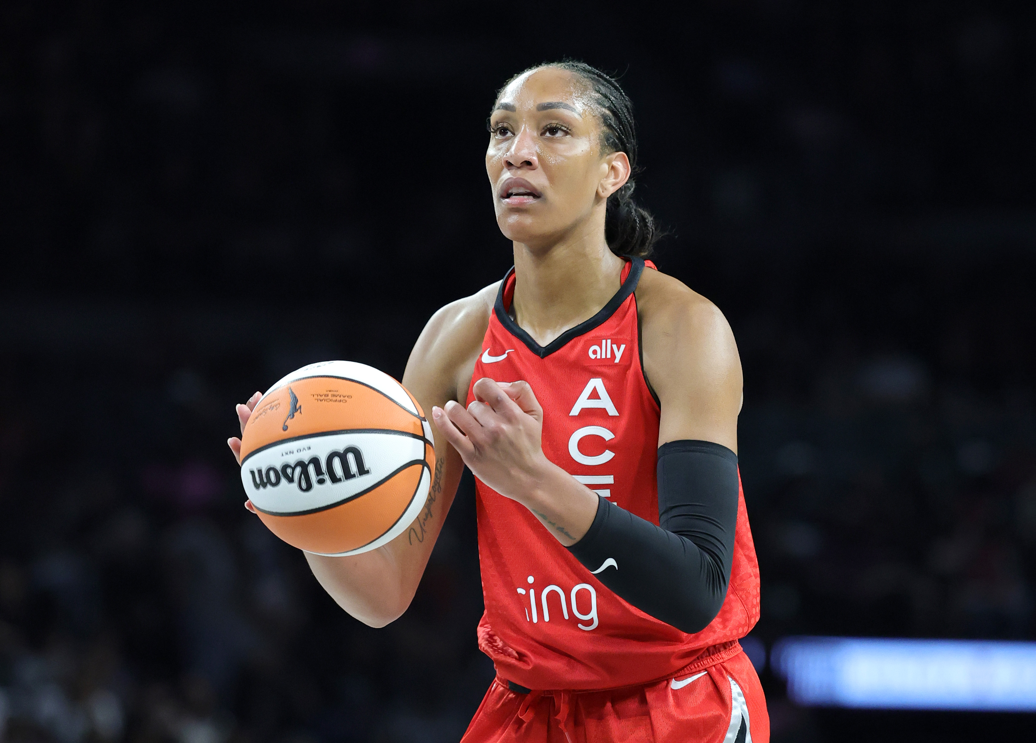WNBA MVP Suffers Injury on Scary Fall, MRI Planned - Heavy Sports
