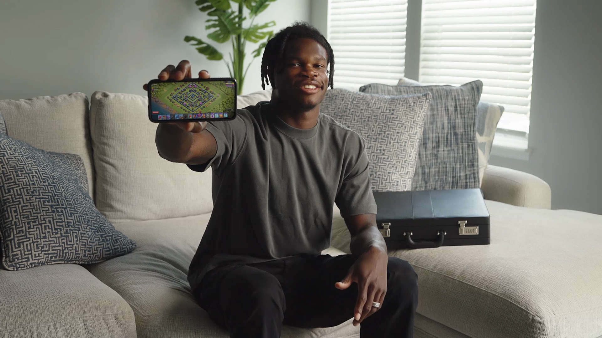 Jacksonville Jaguars' Travis Hunter Loves His Video Games (video ...