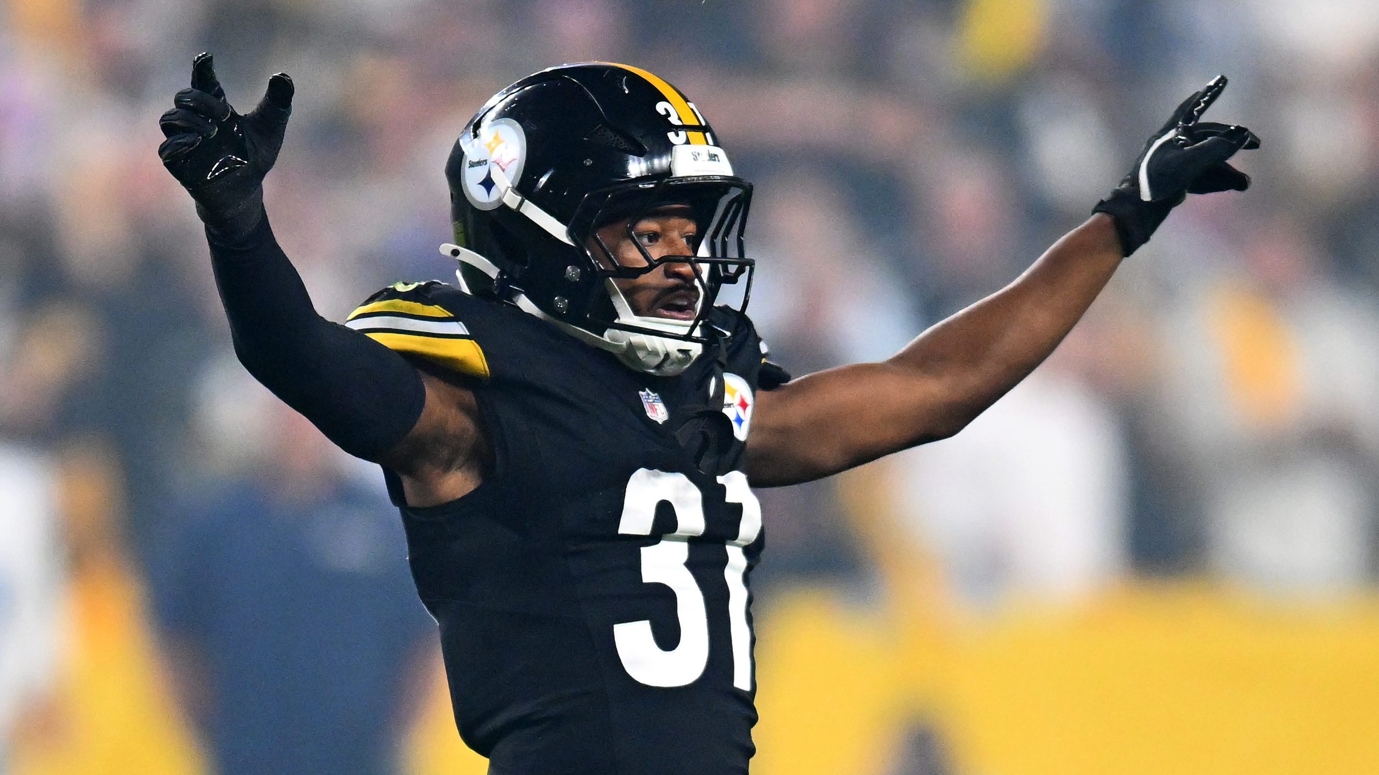 Giants Urged to Claim 25-Year-Old Cut, Rookie Starter on Waivers