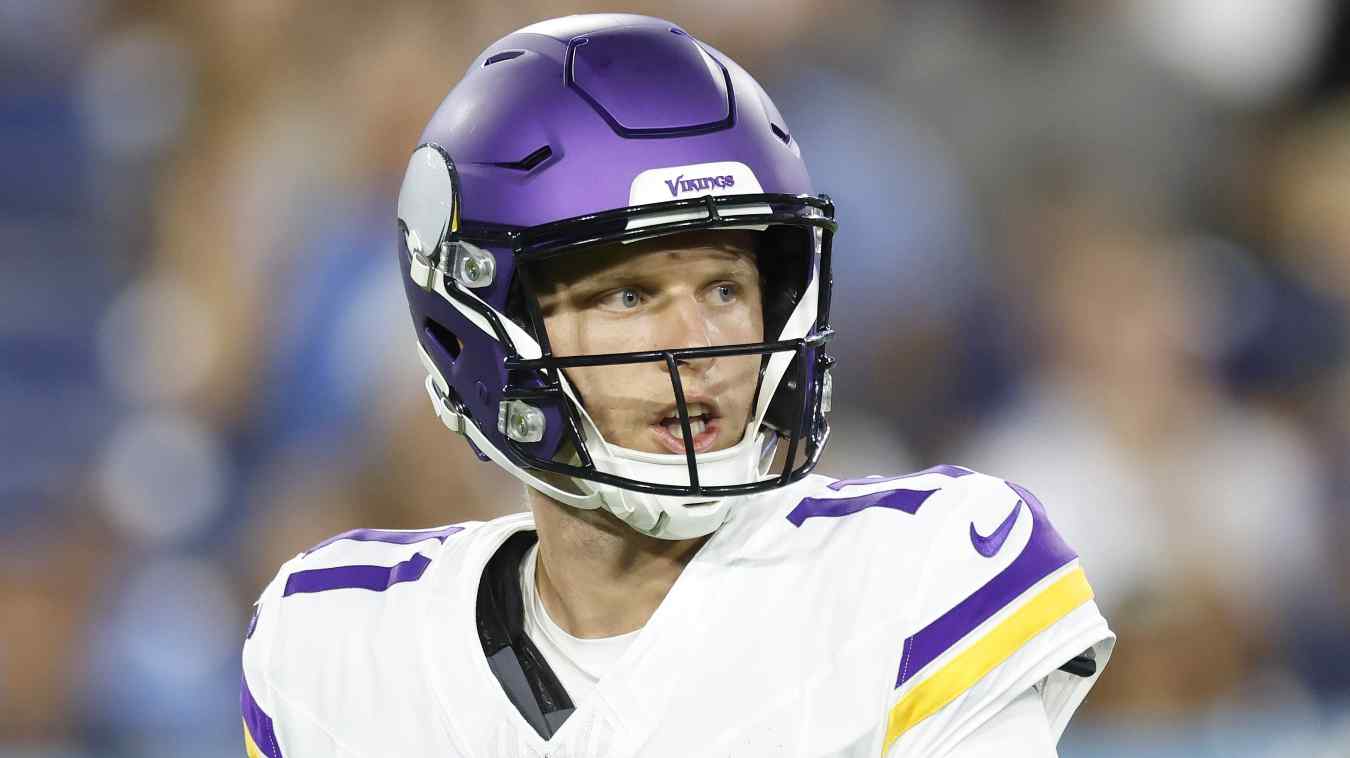 Former Vikings QB Lands With AFC Contenders