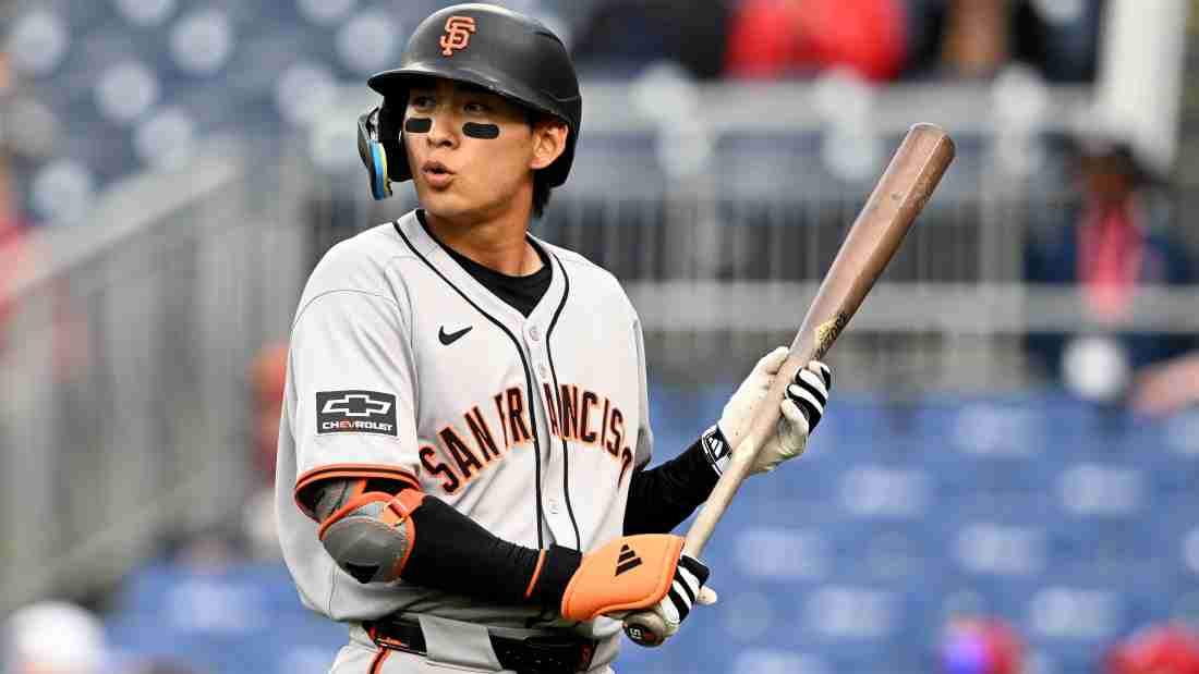 Giants' Jung Hoo Lee Working on Move to Right Field - HEAVY