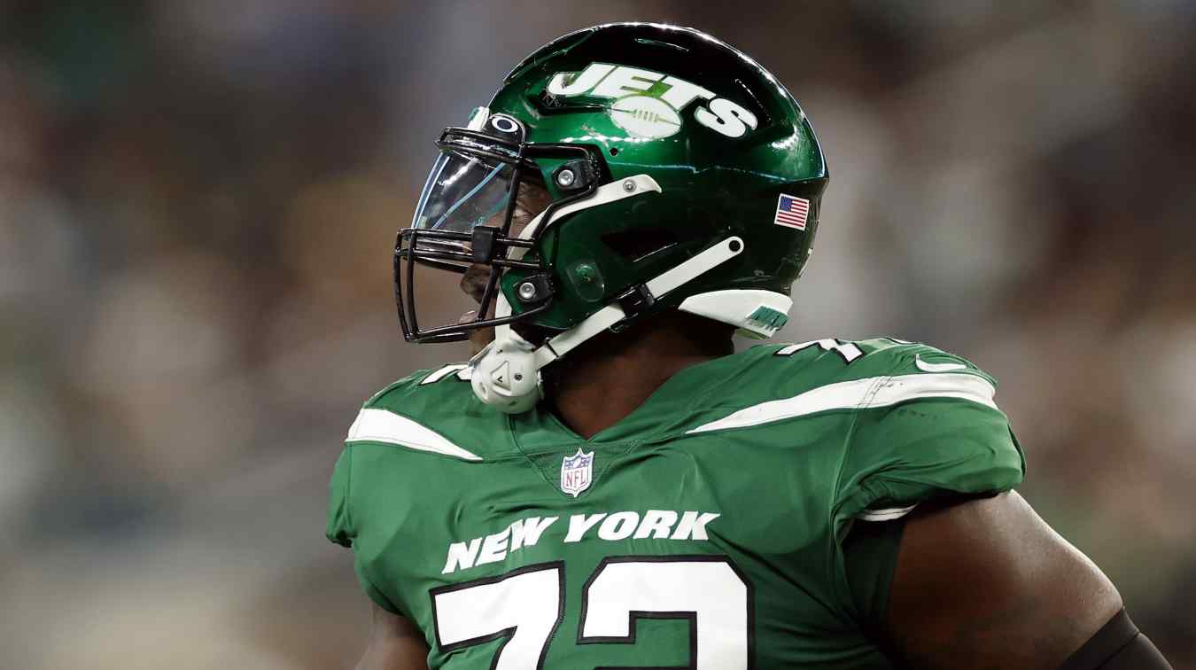 Jets’ Coaching Staff Clears Air on DE Micheal Clemons