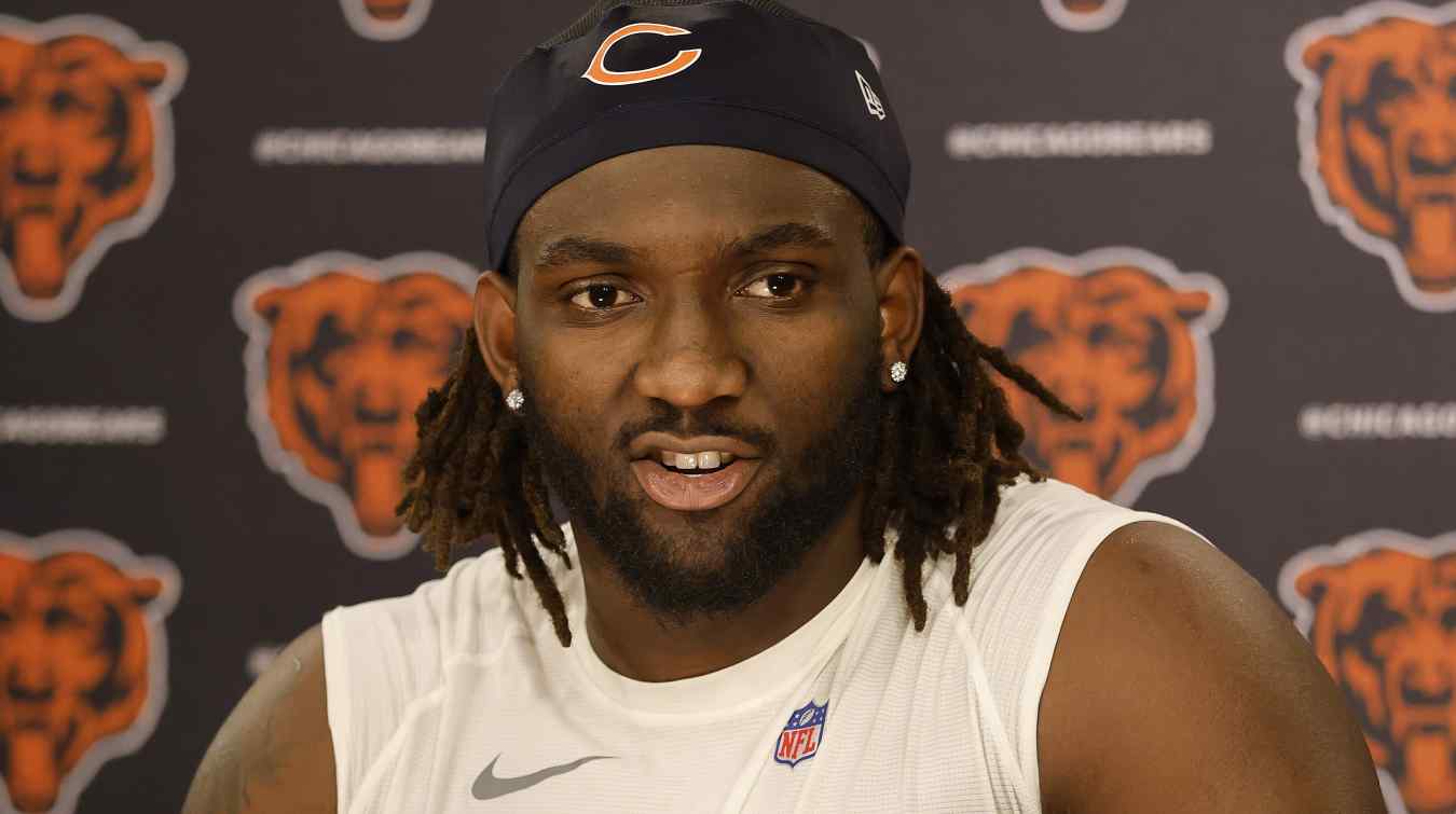 Bears Urged to Start Rookie Lineman Over $43 Million Veteran