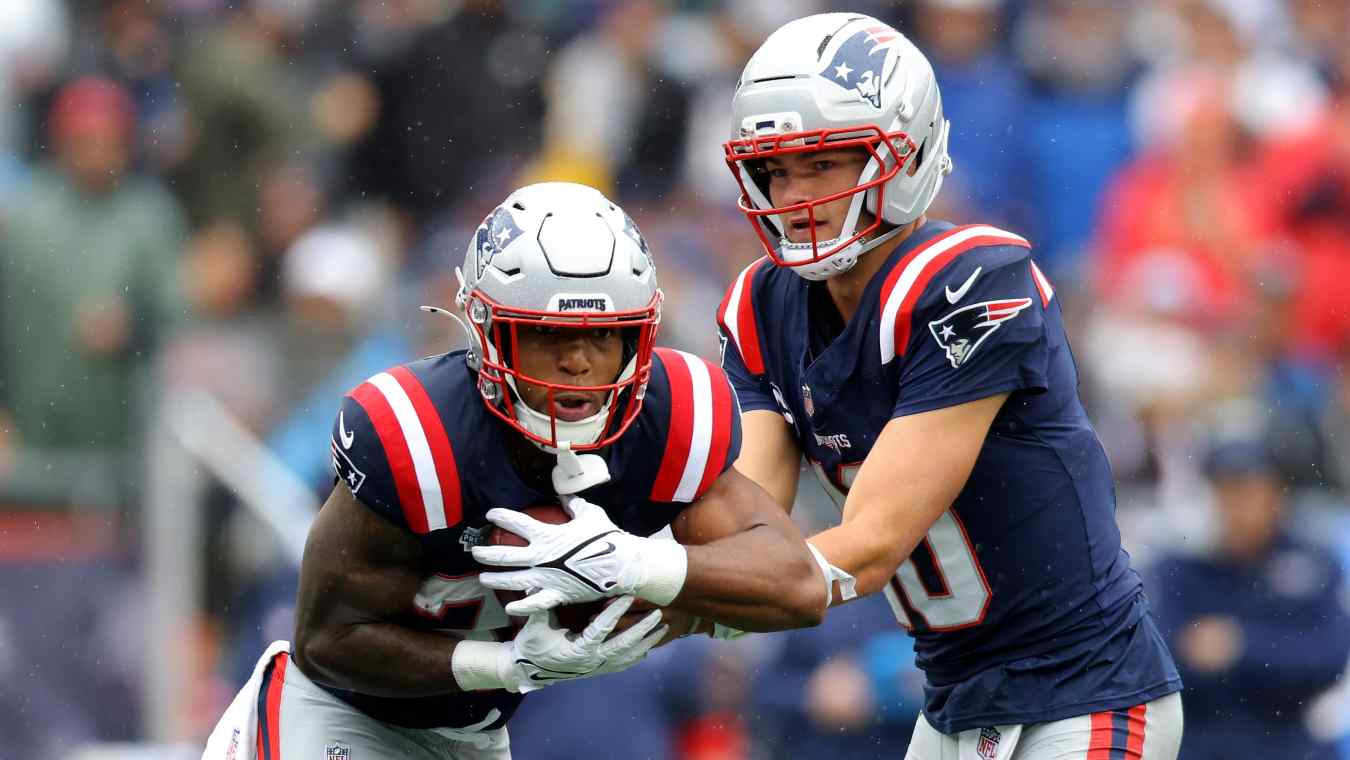 TreVeyon Henderson Losing Patriots 'Touches' Amid 'Brutal' Issue