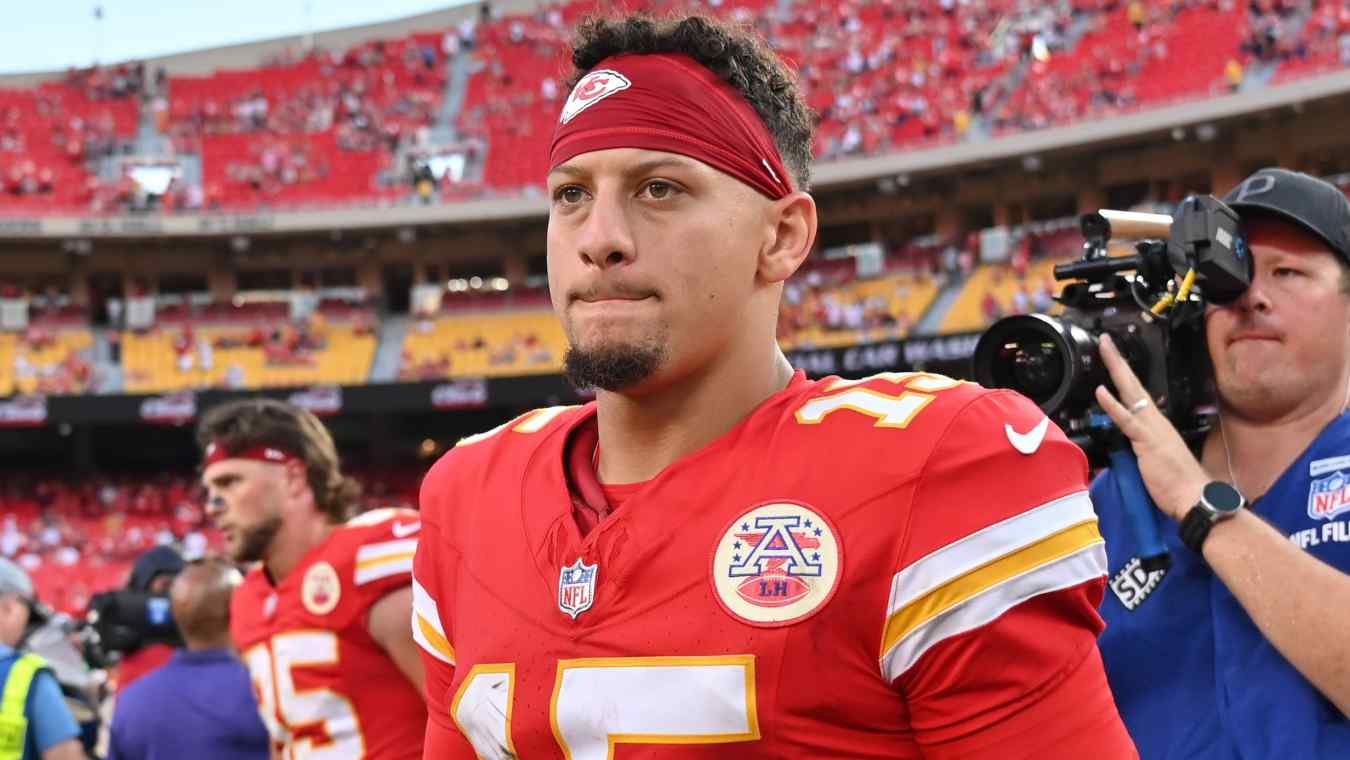 Patrick Mahomes' Immediate Reaction to Tyreek Hill's Scary Injury