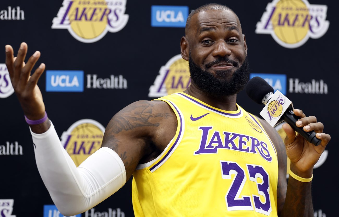LeBron James Makes Personal Announcement, Stuns Lakers Fans - HEAVY