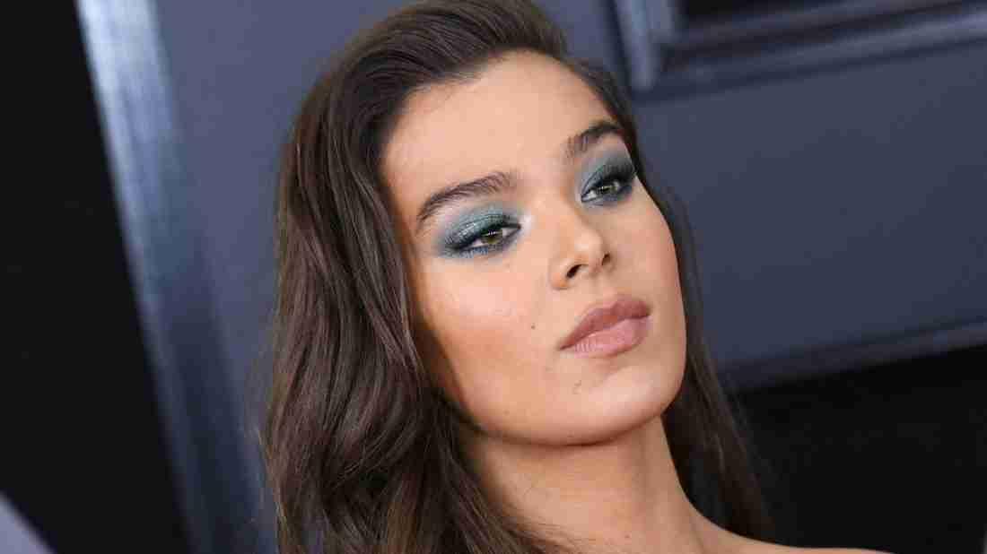 Hailee Steinfeld Feelings onJosh Allen’s Super Bowl Obsession