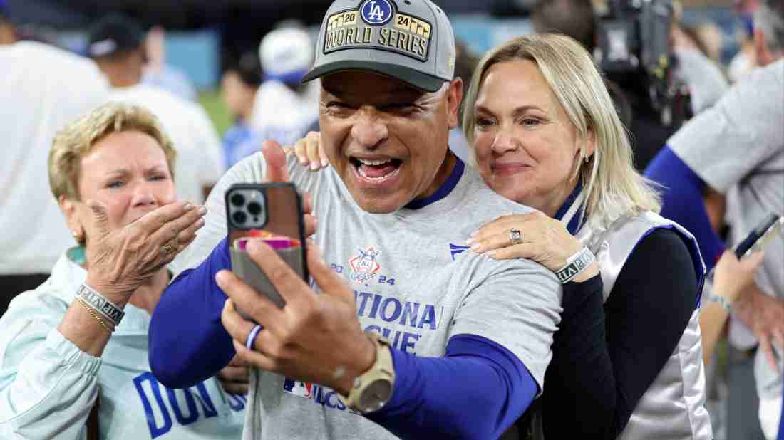 Dave Roberts Wife & Family: 5 Fast Facts