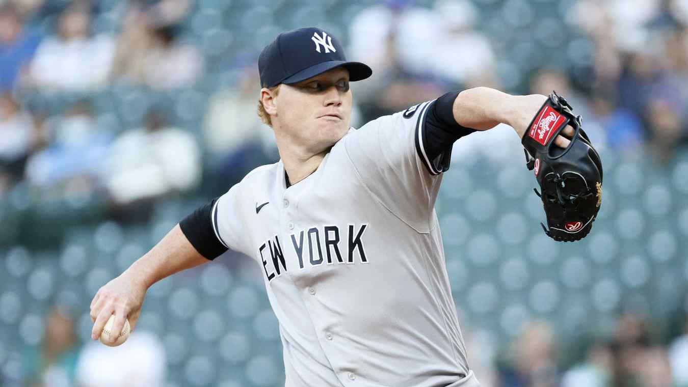 Former Yankees Pitcher Becomes Star Reliever in Japan - Heavy Sports