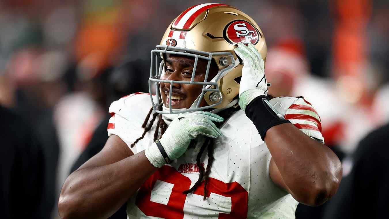 49ers DT to Miss At Least 2 Games After Breaking Hand in Rams Win