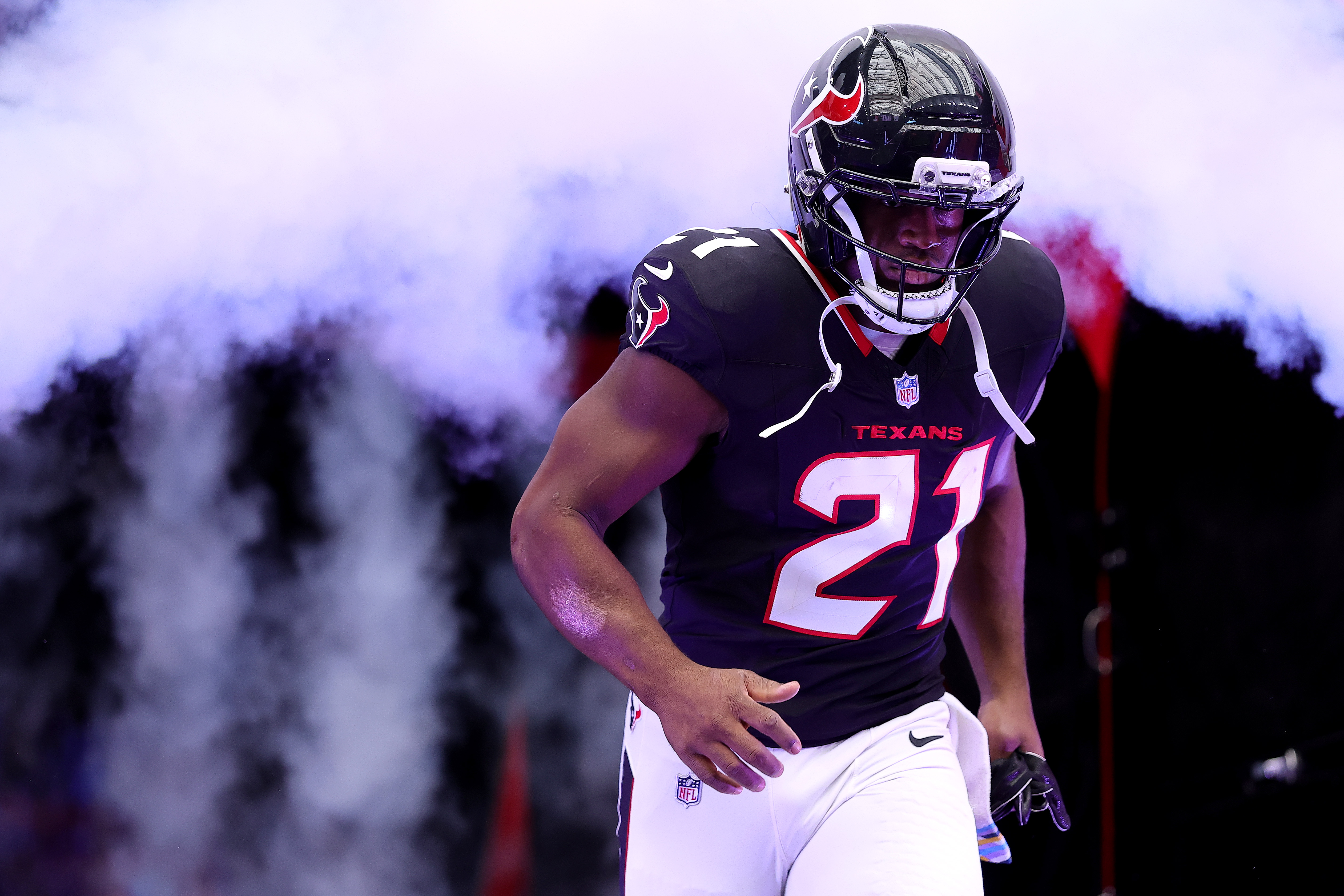 Texans GM Praises Nick Chubb Amid Rookie Woody Marks' Rise