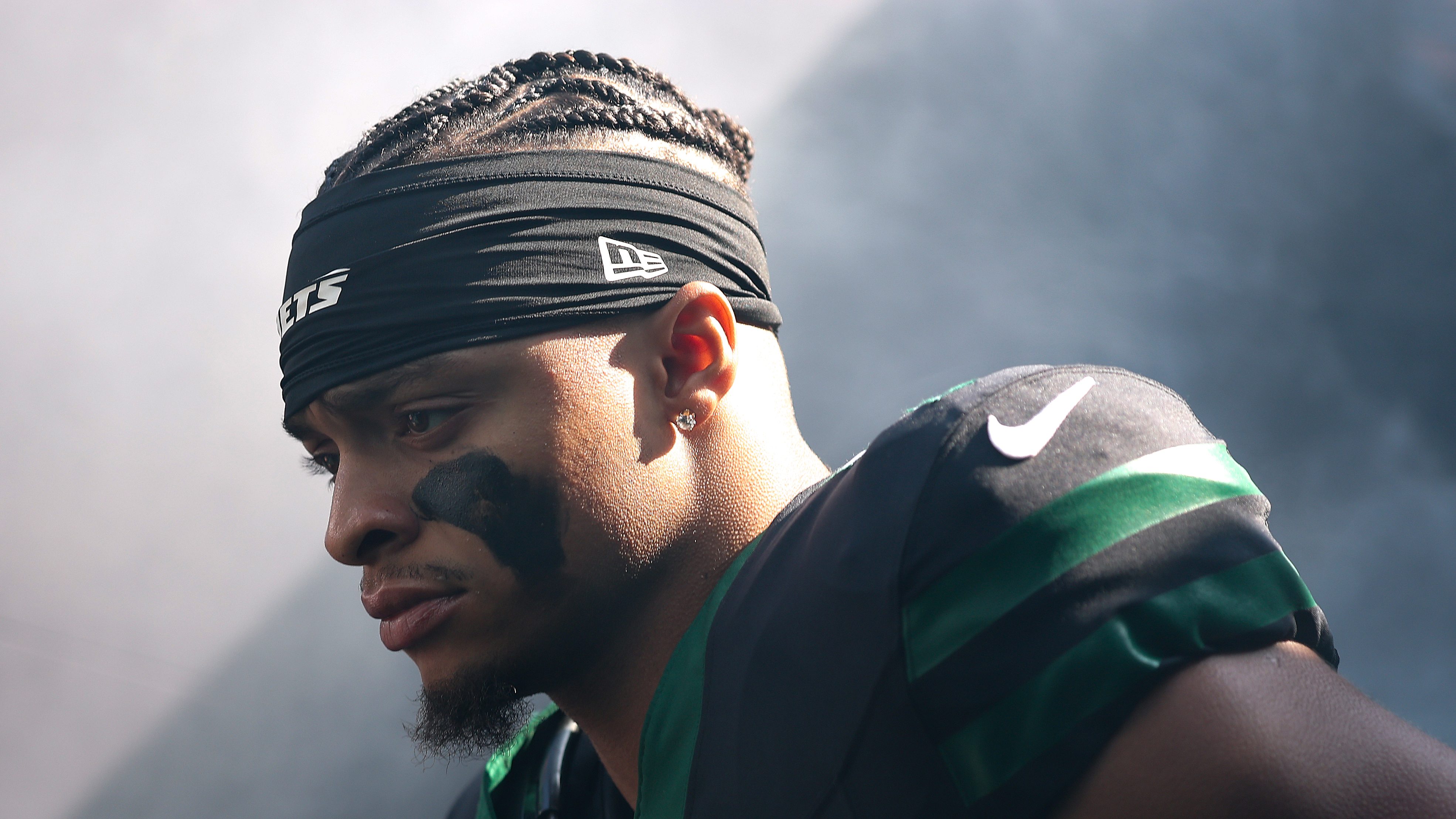 Jets QB Justin Fields Calls Out 'Deflating' Red Zone Fumble