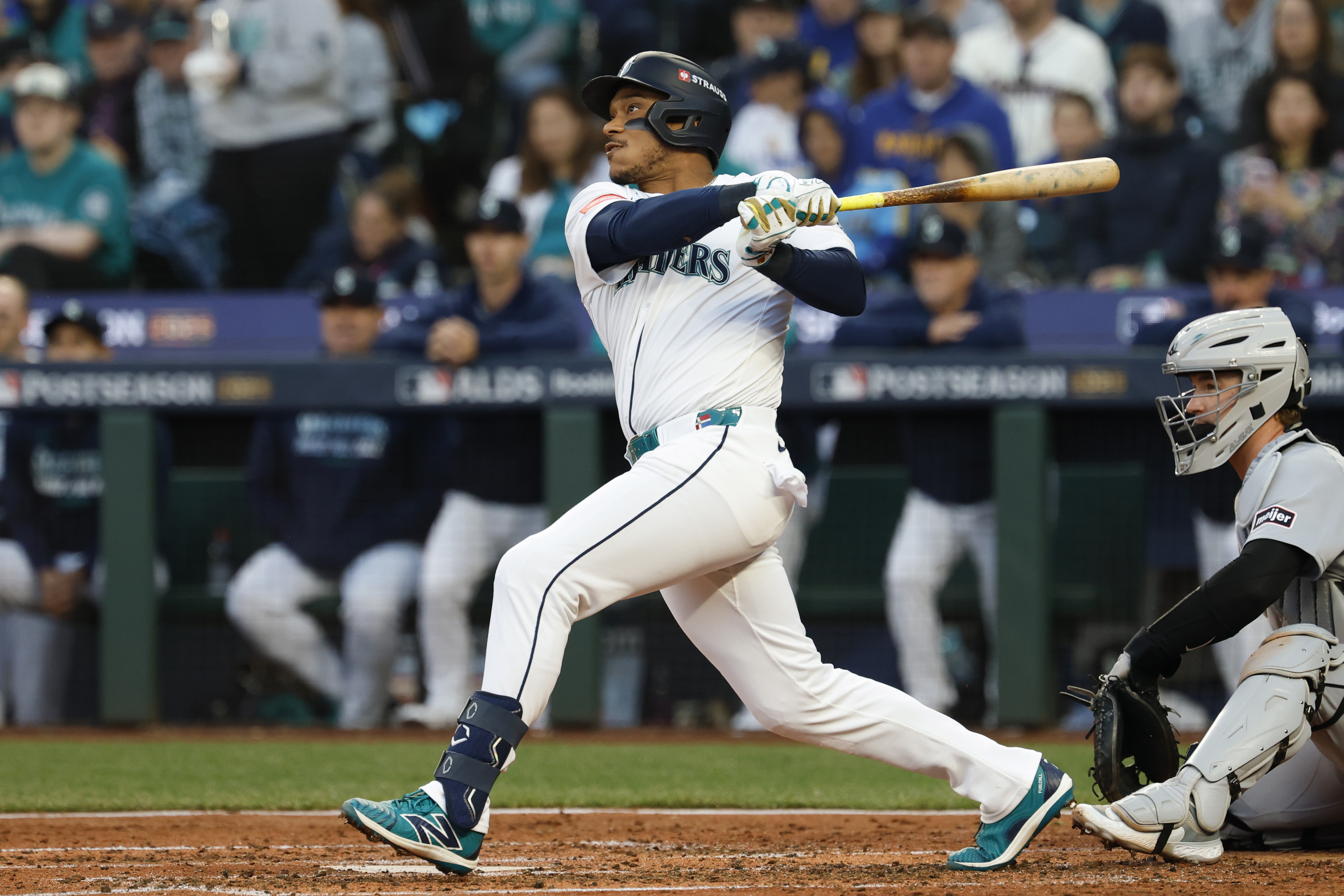 Jorge Polanco Hits Two Postseason Home Runs in Game 2 Against Tarik ...